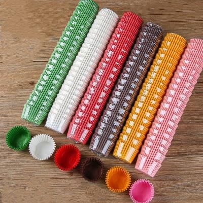 China 47 X 32mm Greaseless Cupcake Liners 40gsm Heat Tolerance 220 Degree for sale