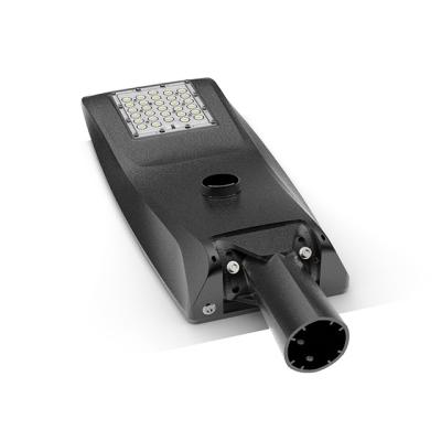 China Lithium Battery All In One IP65 40W Solar LED Street Light For Roadway for sale