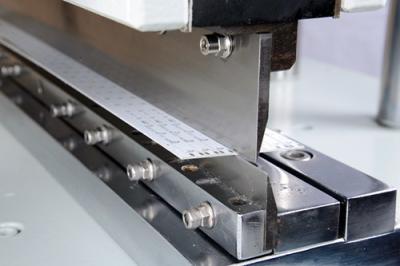 China PCB Separator stress-free PCB depaneling  2.5mm Thick 0.6 Mpa Pneumatically Driven stress free for sale