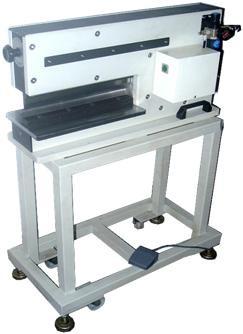 China High Efficiency FR4 PCB Cutting Machine Separate 2.5mm Thick Boards for sale