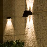 China 2800-3200K Color Temperature Solar Wall Lights for Outdoor Villa Courtyard Decoration for sale