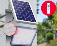 China 2- Durable Aluminum Lamp Body Solar Flood Light with High Brightness and IP65 Waterproof for sale