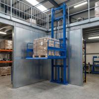 China 1 - 3 Ton Small Cargo Lift Warehouse Hydraulic Freight Lift Platform for sale