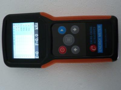 China Handhold Portable Ultrasonic Meter In Liquid Measuring Frequency for sale