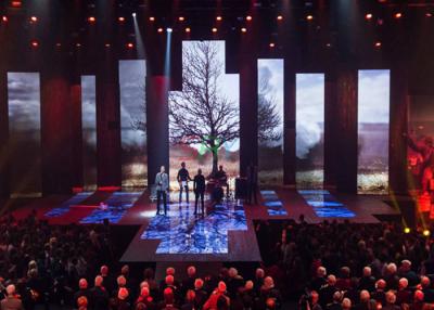 China 4mm SMD2121 Portable Stage LED Screen 500x500mm Lightweight Curtain Display for sale