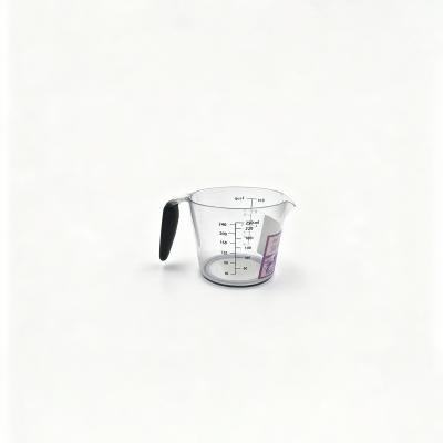 China Clear 8 Oz Plastic Liquid Measuring Cup With Spout Non Slip Handle For Liquids Dry Ingredients for sale