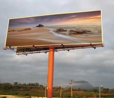 China Stimulate Audience s Senses LED Advertising Display with Seamless Corner Support for sale
