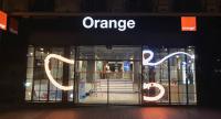 China Transparent LED Display Shinning for Orange France 85% Light Go Through Vivid Color for sale