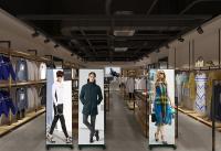China Creative Digital LED Poster Display High Resolution Flexibility Real-Time Updates Energy Saving For Shopping Centers for sale