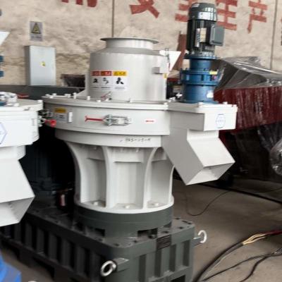 China Biomass Briquetting Machine 55-110kw Wood Chip Straw Pellet Fuel Production Equipment 0.8-2 tph for sale