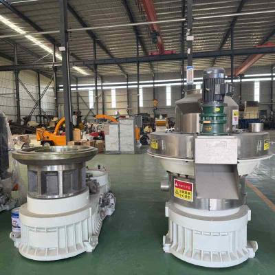 China Vertical Ring Die Wood Pellet Machine 1-2 Tons Per Hour Biomass Briquetting for sale