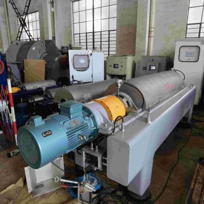 China LW450 Series 450mm Sludge Dewatering Decanter Centrifuge 3500kg 2800-3200rpm for sale