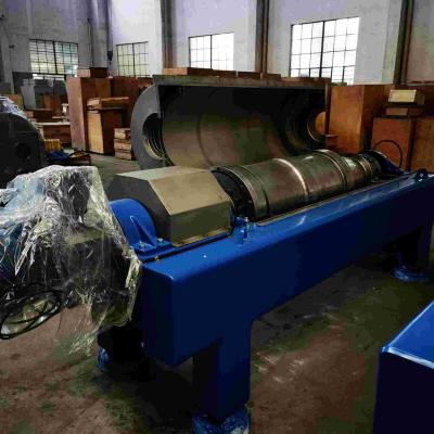 China Explosion Proof Continuous Oilfield Drilling Solid Bowl Decanter Centrifuge 4000 RPM for sale
