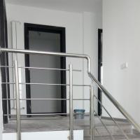 China SS201, SS304 & SS316 Stainless Steel 90° Short Handrail Elbow for 25.4–50.8mm Round Tubes for sale