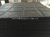 China Anti-slip black rubber pavers crumb flooring for Playground / garden / park for sale