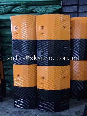 China Durable High Strength Molded Rubber Products , Traffic Speed Bump Straight / Curved Shape for sale