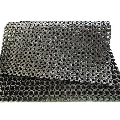 China Anti-Slip Outdoor Rubber Drainage Mats with 8mm Thickness and 90x150cm Size for Wet Areas for sale