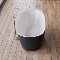 China Acrylic Free Standing Tub With Center Drain Faucet Oval Shape Soaking Bath for sale