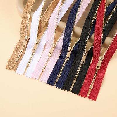 China Precision Crafted Teeth #3 Decorative Colored Metal Zippers Close End With Secure Closures for sale