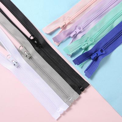 China Tight Seal #3 Nylon Separating Zippers Stylish Closures Abrasion Resistant for sale