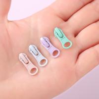 China Reliable 3# Nylon Auto Lock Slider Lightweight Weather Resistant For Clothing Bags for sale
