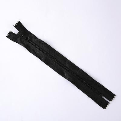 China High-Performance #5 Resin Teeth Close End Zippers For Garment Bags for sale