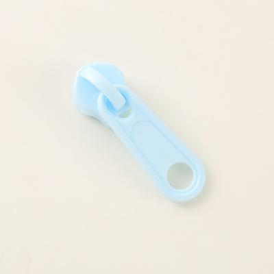 China High Durability #5 Nylon Zippers Lightweight With Plastic Sliders For Garments for sale