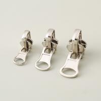 China Resin Reversible Slider Dual Action Two Way Zipper Slider With Precision Molded Teeth for sale
