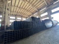 China 8ft 10ft Q235 Material 3mm Thick Cross Arm Hot Dip Galvanized Pole for sale