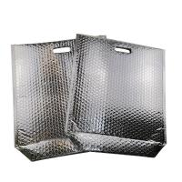 China Insulated Aluminum Foil Matte Glamour Bubble Mailers Thermal Food Delivery Takeout Bag With Handle for sale