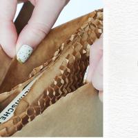 China Sustainable Kraft Honeycomb Paper Bag Plastic Free Protective Mailer for sale
