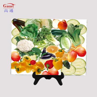 China Product Clear Tempered Glass Cutting Board With Handle All-Season 6Mm White Vegetable for sale