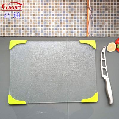 China Customized Logo Acceptable Tempered Glass Cutting Board for Kitchen 4Pcs Corners for sale