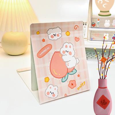 China Convenient Heart Shaped Vanity Mirror for On-the-Go Cosmetic Touch-Ups for sale