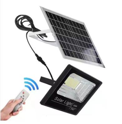 China OKELI High Lumen SMD Solar LED Flood Light 30W to 200W IP66 Remote Control for sale