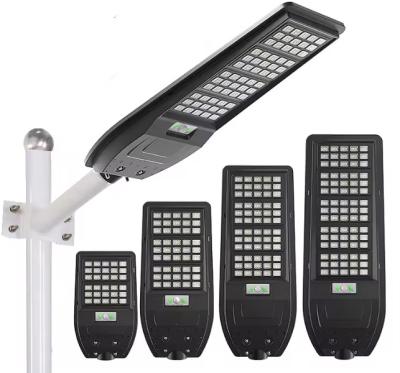 China IP66 Solar LED Street Light 50W 150W High Brightness 220lm/W with LiFePO4 Battery for sale
