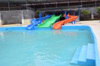 China 200m2 Area Wide Family Water Slide For Children Easy Installation for sale