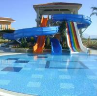 China Amusement Park All Ages Fiberglass Custom Waterslides For Water Park Fun for sale