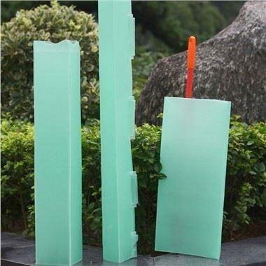 China Waterproof Corflute Tree Guard Triangle Plastic Tree Trunk Covers for sale
