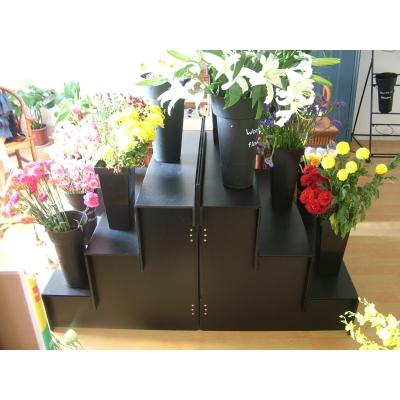 China Flower Shop Display Stand Foldable Multi Layer PP Plastic Plant Rack 10mm Thick Waterproof Lightweight Durable Retail Floral Display Shelf for Garden Center Nursery Shop Use Custom Size Manufacturer for sale