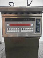 China OFE-126 26L 14KW 380V Electric Deep Fryer with Oil Filtration System and Dual Baskets for sale
