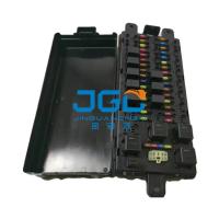 China Excavator Fuse Box SK350-8 YN24E00016F2 24V Replacement Construction Machinery Parts for sale