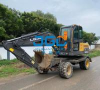 China Excavator Glass Front Windshield Door Sliding Window Glass 670BM 680 690 for sale