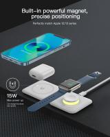 China Night Light Style 2In1 Folding Wireless Travel Charger Fast Charging 15W for sale