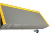 China Type 600 Escalator Aluminum Step 3 Sides Plastic Yellow Insert for sale