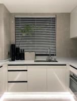 China Custom Design Home Kitchen Furniture with Fireproof Boards and Solid Wood Material for sale