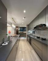 China Custom Modular Modern Design Home Kitchen Furniture Kitchen Cabinet Fireproof Boards for sale