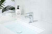 China Deck Mounted Contemporary Design Basin Faucet Mixer for Bathroom Hot and Cold Brass Ware for sale
