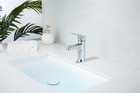 China Lizhen-Hwa.Eng Zinc Alloy Single Hole Hot And Cold Wash Basin Faucet for Installation for sale