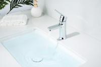 China Lizhen-Hwa.Eng Zinc Alloy Single Hole Hot And Cold Wash Basin Faucet for Installation for sale